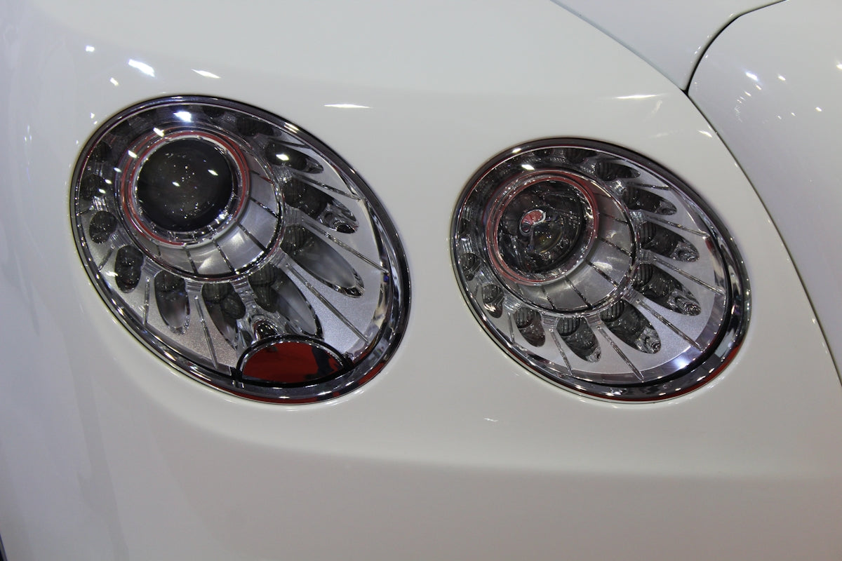 How to Restore Clarity to Plastic Headlights: Tackling Dull and Hazy ...